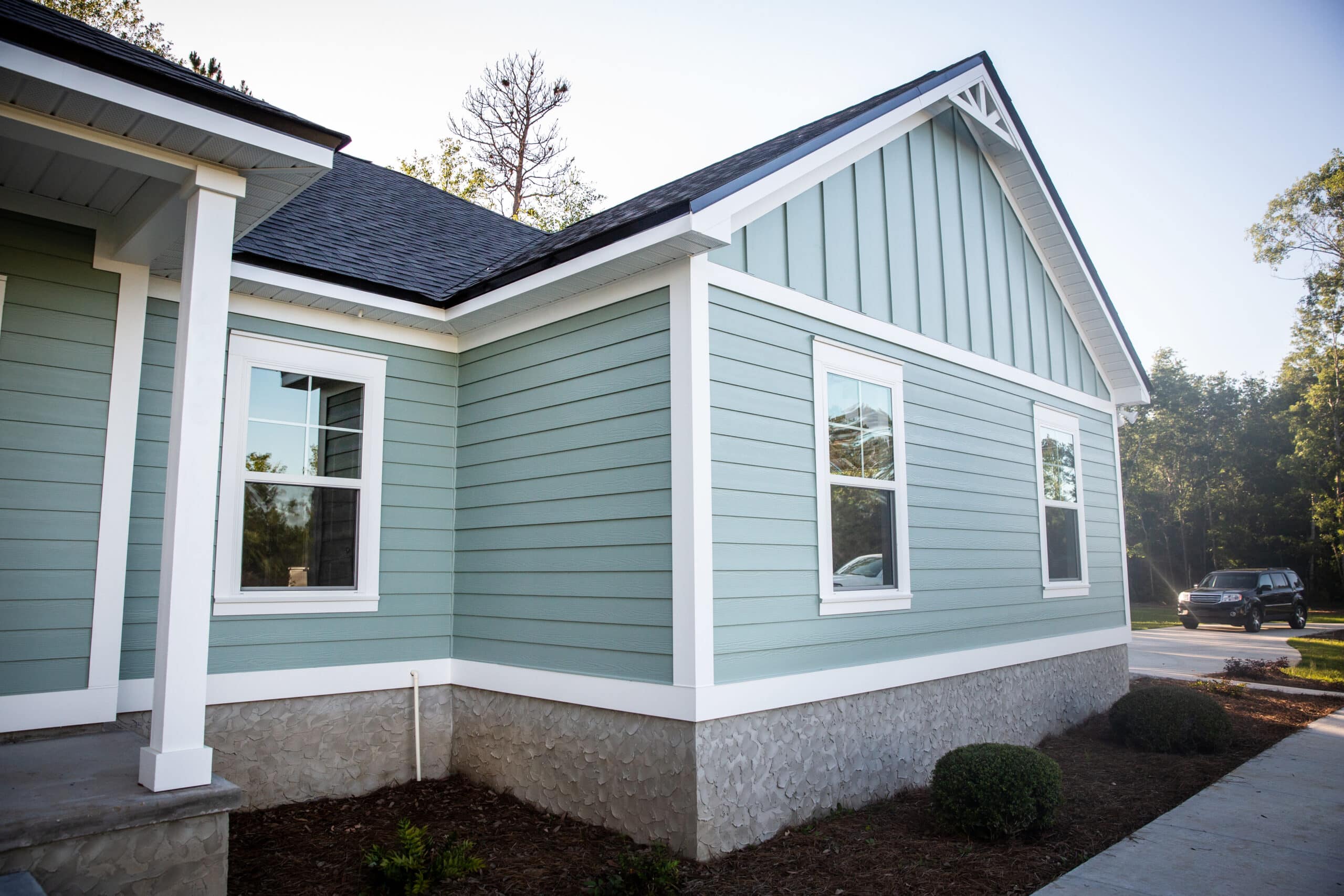 Horizontal vs Vertical Siding: Home's Aesthetic - KV Construction
